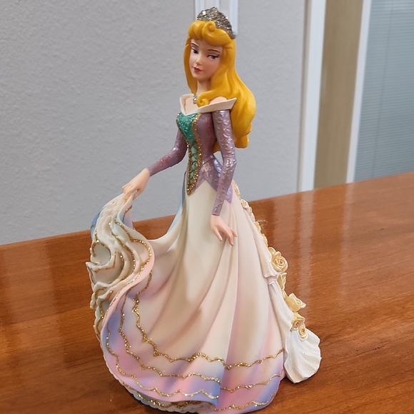 Disney | Accents | Aurora Disney Showcase Figurine | Poshmark